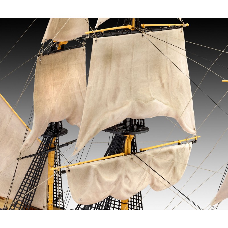 HMS Victory "Battle of Trafalgar" Set - Revell (1/225)