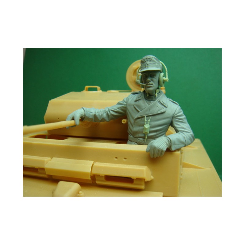 German Wehrmacht Panzer Crew (Driver) WWII - Classy Hobby (1/16)